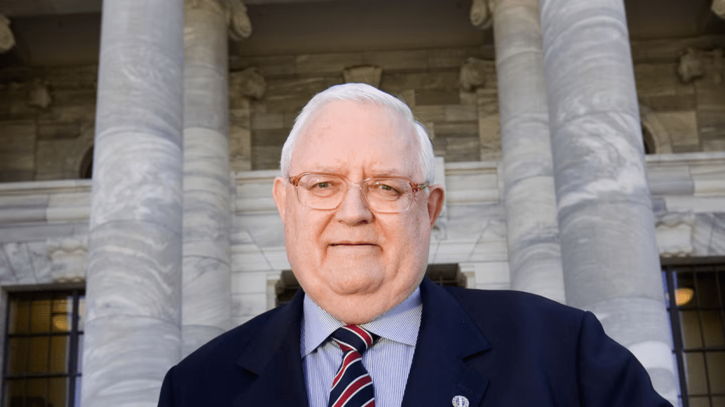 In memory of Rt Hon Jonathan Hunt – University of Auckland Debating Society